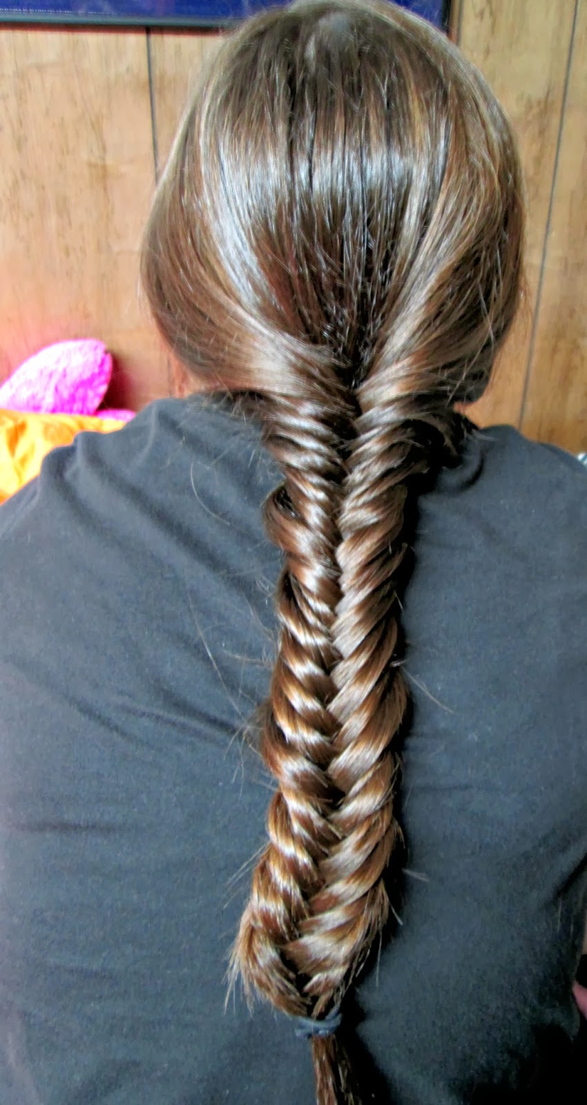 Unique Geek: How To: Fishtail Braid
